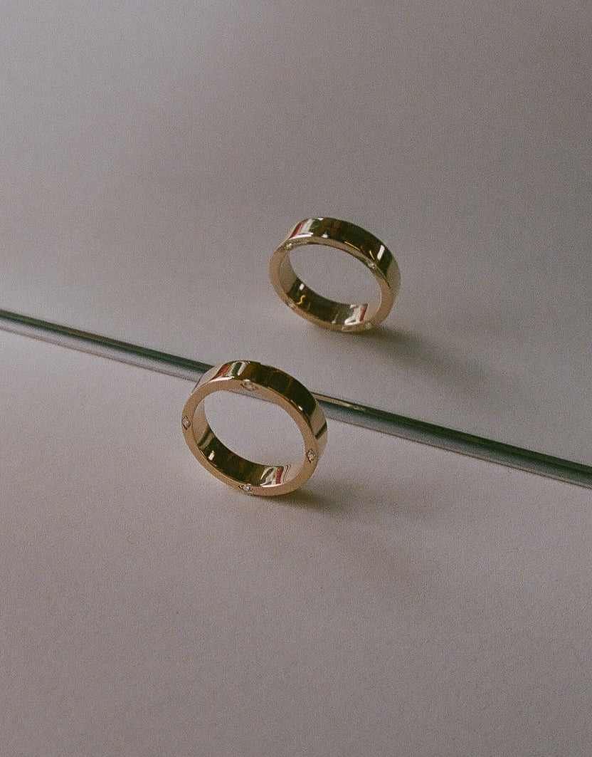 Side Set Compass Ring, Wide